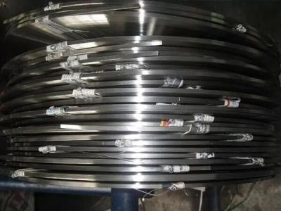 Chine petit pain de bande en métal de l'épaisseur JIS de la bande 304 0.3mm 0.5mm d'acier inoxydable de 1mm à vendre