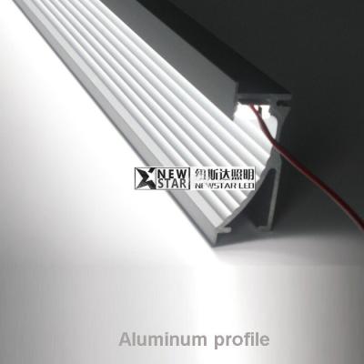 China El Special montó el accesorio de aluminio del canal del Al de la forma de la luz de tira del PWB de la anchura del perfil 10/12m m U usado para la iluminación casera en venta
