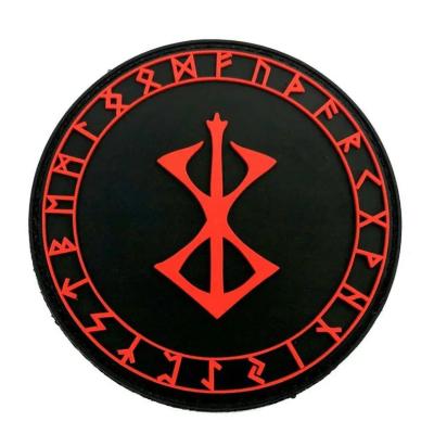 China 6C het zachte Rubberpvc-Merk van Flardberserker van Offer Rode Norse Rune Viking Patch Te koop