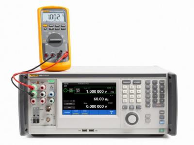 Cina Industrial Fluke 5560A Multi Product Calibrator Benchtop Multimetri a 6,5 cifre in vendita