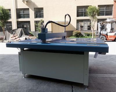 China Plotter de corte de patrones de muestra de cama plana digital para la creación de muestras con herramientas de corte por grabado en venta