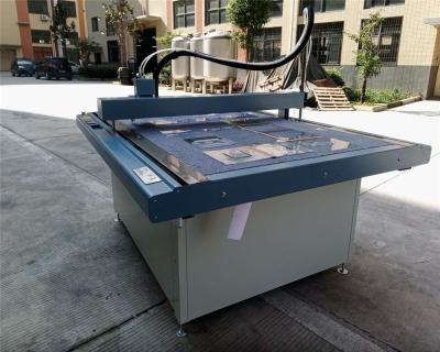 China Plotter de corte de patrones de muestra de cama plana digital para la creación de muestras con herramientas de corte por grabado en venta
