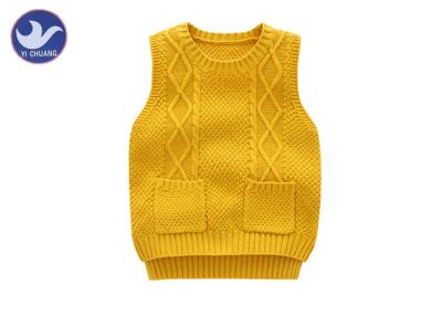 China Abertura lateral unisex del chaleco de los bolsillos de los suéteres dos del jersey de las muchachas del cable que hace punto sin mangas en venta