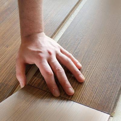 Cina Pavimenti in laminato in rilievo spazzolato TAP GO Decor Pavimento in legno Click System Bordi quadrati in vendita