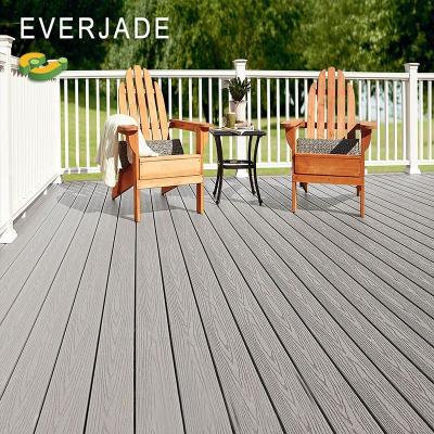 Cina 10,3%-1,4% Densità Quick Deck In legno composito in piastrelle esterne in Icelandic Smoke White in vendita