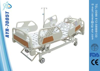 China Ferro antigo médico de rolamento de travagem controlado central das camas de hospital com corrimão do ABS à venda