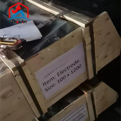 Chine UHP 600 2400/2700 électrode de graphite pour la fabrication d'acier à vendre