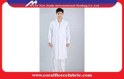 Cina Uniforme bianca dell'ospedale dei cappotti del laboratorio del medico poliestere/del cotone con stampa di logo e di nome in vendita