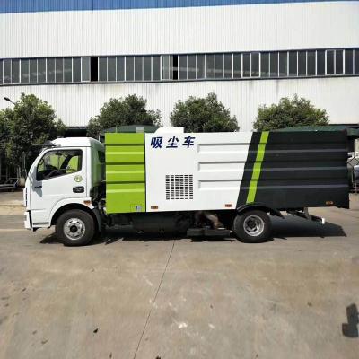 Chine Camion d'assainissement Dongfeng 5000L Camion d'absorption de poussière sous vide à vendre