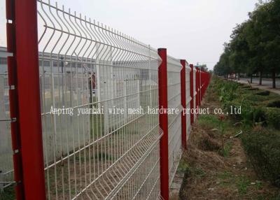 Cina La maglia del giardino ornamentale che recinta 2x2 ha saldato il calibro di cavo del recinto di filo metallico 2.5mm-6mm in vendita
