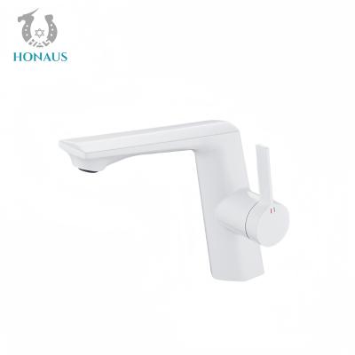Chine Luxury Wash Basin Faucet Brass Electroplated Surface Mixer White Premium Ceramic Core à vendre