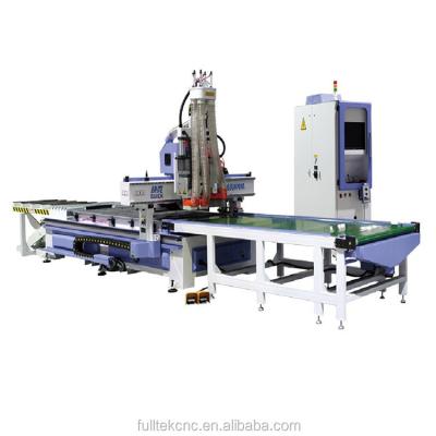 Cina Hot Sale Woodworking CNC Router Panel Furniture Making Machine in vendita