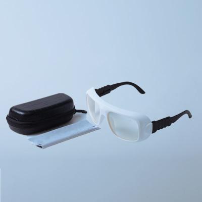 中国 光学濃度のレーザーの安全のゴーグル、えーレーザーの保護ガラス 販売のため