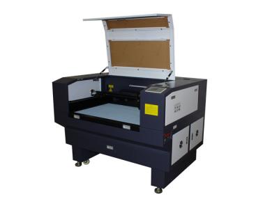 Chine Petites machines à grande vitesse de graveur de coupeur de laser de CO2 avec le tube du laser 60w à vendre