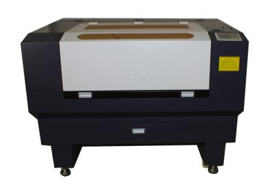 Cina Tagliatrice del laser di CO2 cuoio/dell'abito con il punto rosso/collegamento rotatorio 100W 150W in vendita