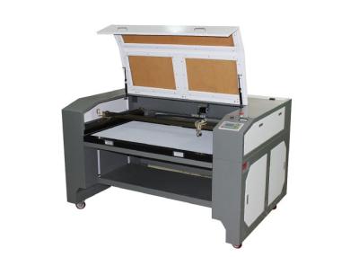 Chine Coupeur haut/bas motorisé de laser de table à vendre