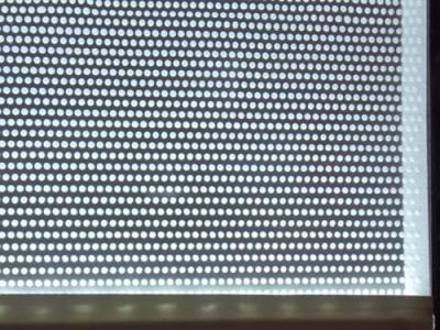 Cina tagliatrice acrilica del laser del pannello della guida di luce in vendita