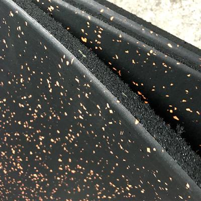Cina Granelli di gomma di Mat With EPDM del pavimento di sollevamento pesi della palestra di pavimentazione della palestra di gomma elastica delle mattonelle in vendita