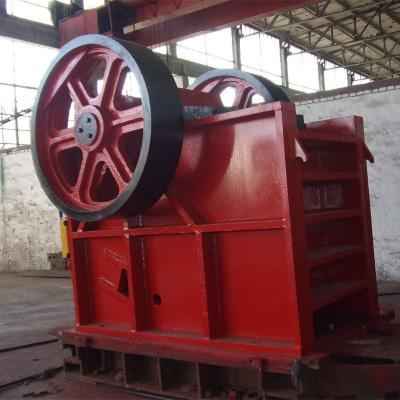 中国 化学工業のための複合振り子の顎の石の粉砕機装置 販売のため