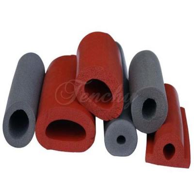 Chine Tuyauterie flexible molle d'éponge de silicone résistante à la chaleur, élongation 250-400% à vendre