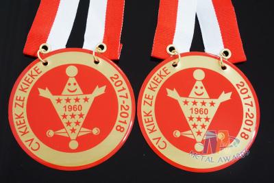 Cina Medaglie del premio del metallo di carnevale dell'epossidico di colore pieno di stampa con nastro rosso/bianco della striscia in vendita