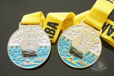 Cina Medaglie del premio dell'oro del metallo della barca e di nuoto del drago per forma su misura regali di arte in vendita