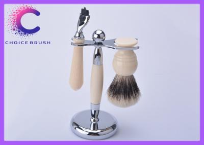 China Segurança cosmética que barbeia grupos para homens com escovas, suporte à venda