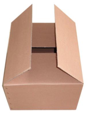 China Cajas de empaquetado acanaladas resistentes a la corrosión para transportar el cartón reciclable en venta