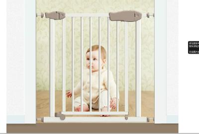 Cina I portoni dell'una della mano sicurezza della scala/sicurezza convenienti aperti del bambino Gates extra largamente in vendita