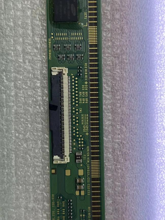 Side view of Samsung LSC480HN08 LCD panel