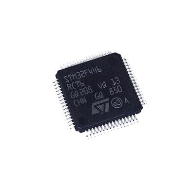 中国 STMmicroelectronics STM32F446RCT6 plastマイクロコントローラー 電子部品のためのメモリユニット Ic 32F446RCT6 チップ 販売のため