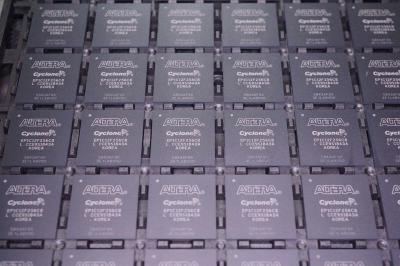 China Al-tera Ep3c16e144i7n Elektronische integrierte Schaltung Ic Komponenten Chip Neue und Original Mikrocontroller ic Chips EP3C16E144I7N zu verkaufen