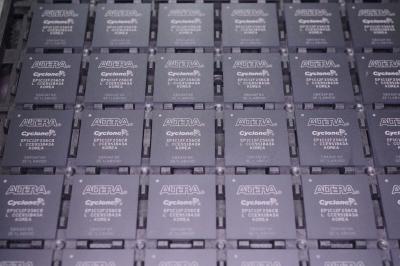 China Al-tera Epm240t100i5n Electronic Components Integrated Circuits Esp 32 Microcontroller ic chips EPM240T100I5N for sale