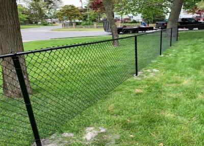 Cina 9 calibro galvanizzato Diamond Chain Link Fencing 50*50mm con filo spinato in vendita