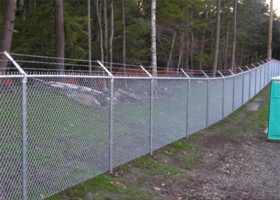 Cina il recinto Fabric Pvc Coated del collegamento a catena di 4ft 6ft ha galvanizzato la rete metallica del tessuto in vendita