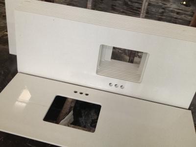 中国 住宅の浴室の虚栄心の上の改造のカスタマイズされた設計の水晶石造りのカウンタートップ 販売のため