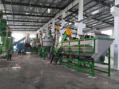 Cina ANIMALE DOMESTICO 1000kg/h che ricicla la linea di lavaggio del fiocco dell'impianto di riciclaggio/animale domestico della bottiglia animale domestico/della macchina in vendita