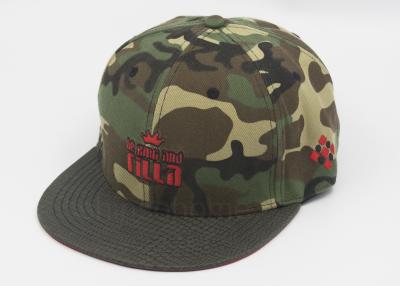 Cina Il bordo piano misura i berretti da baseball ricamati, cappuccio di Snapback del cammuffamento in vendita