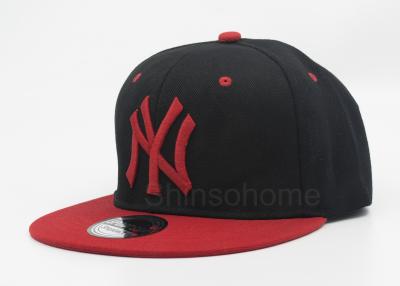 Cina Il nero classico acrilico hip-hop di Bill ragazza/del ragazzo di Snapback piano dei cappelli con rosso in vendita