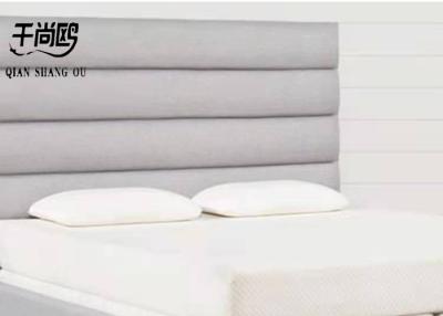 Chine Conception moderne Grey Leather Platform Bed orné de bonne qualité à vendre