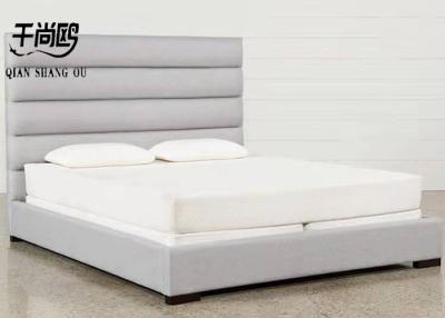 Conception moderne Grey Leather Platform Bed orné de bonne qualité