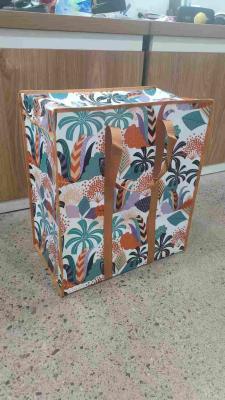 China Custom PP Woven Shopping Bag with Sewn Sealing 10kg Capacity for sale