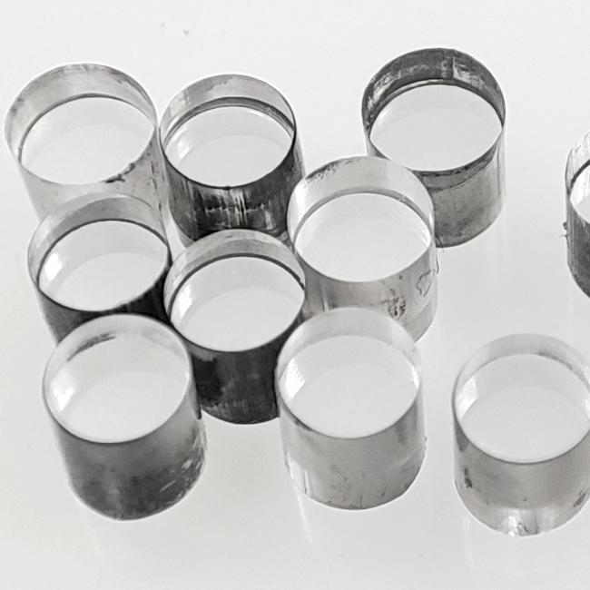 Colorless single crystal cylindrical CVD diamond stick