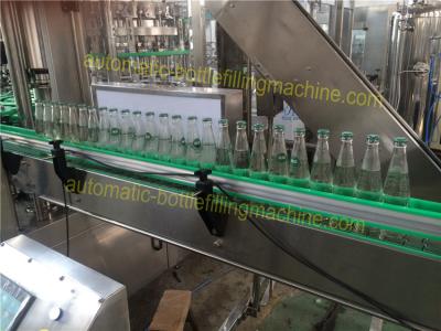 中国 食品安全性の衛生学のガラス ビンのソーダ機械3.75KW力の熱い盛り土のびん詰めにする装置 販売のため