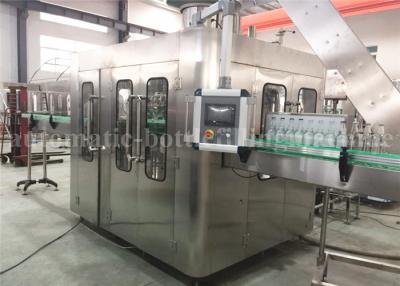 Cina Imbottigliatrice di vetro automatica 500ml, macchina di rifornimento gassosa della bevanda di energia in vendita