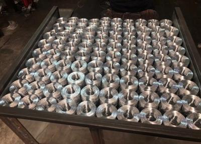 Cina 40mm d'acciaio a basso tenore di carbonio 16GA Q235 hanno galvanizzato il cavo del legame del tondo per cemento armato in vendita