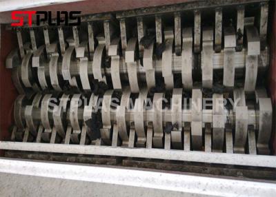 Chine Pneu personnalisable de déchets industriels d'axe de double de sortie réutilisant la machine de défibreur à vendre