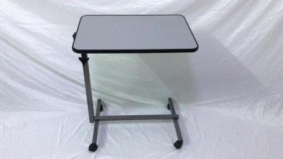 Κίνα Ασθενείς 700mmx1010mm Overbed πίνακας δίσκων νοσοκομειακού κρεβατιού με τις ρόδες προς πώληση