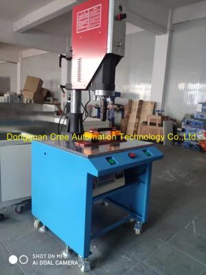 Cina Saldatrice di plastica ultrasonica 1000W delle multi teste per uso industriale in vendita