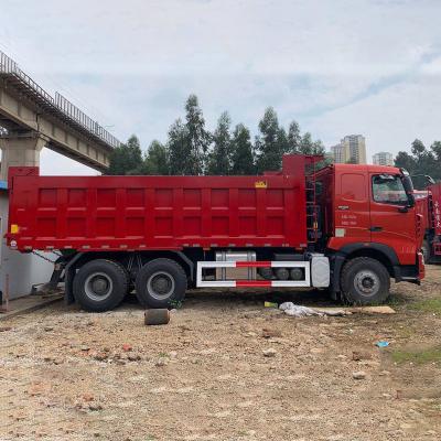 Chine Chariot lourd Howo 6x4 8x4 16 20 M3 10 roues à bascule Chariot d'occasion pour l'exploitation minière à vendre